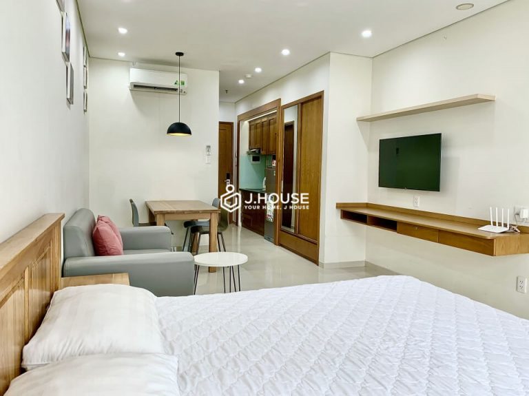 Studio Apt With Balcony & Washer At Khouse Serviced Apartment D1 (202) | JHouse.vn