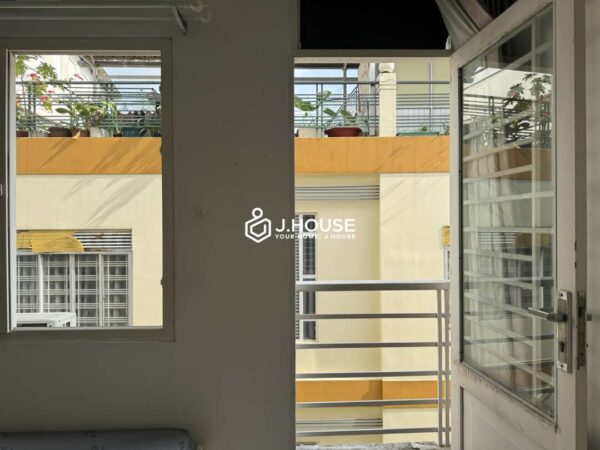 Bright Studio For Rent In District 1 Center - Lan Vũ Apartment | JHouse.vn